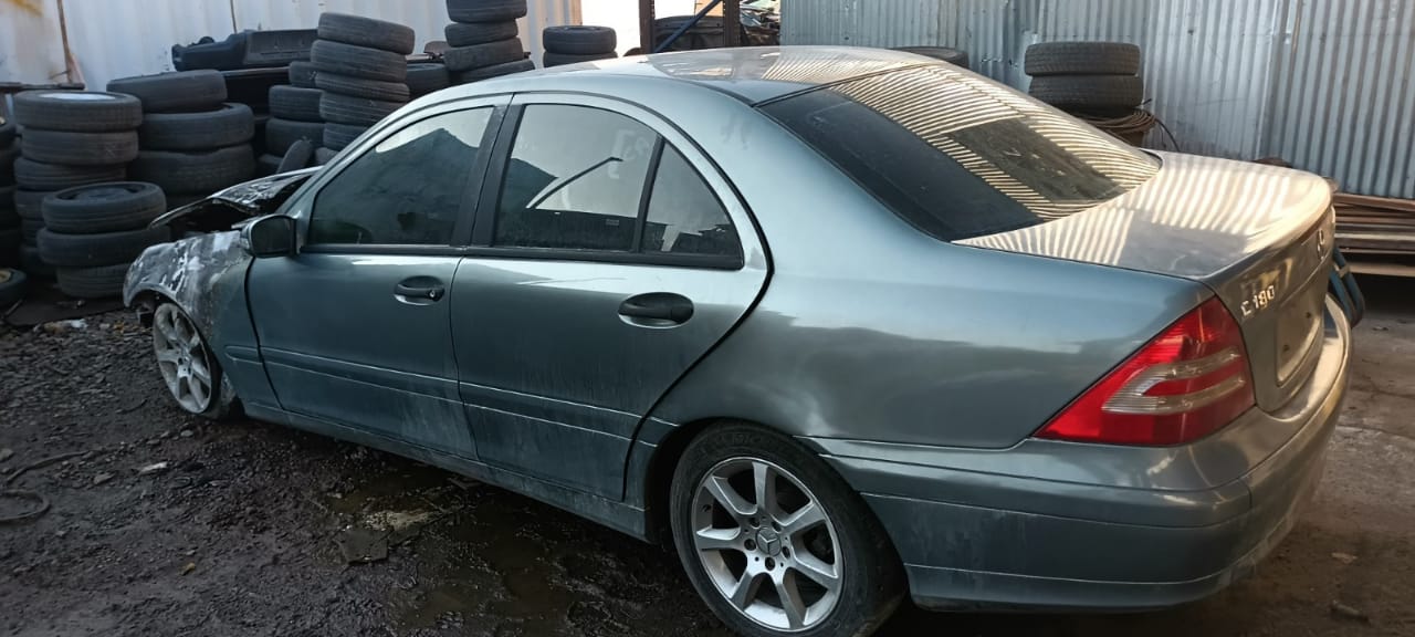 Desarmaduría San Pablo - MAZA MERCEDES-BENZ C180 USADO, En desarme.
