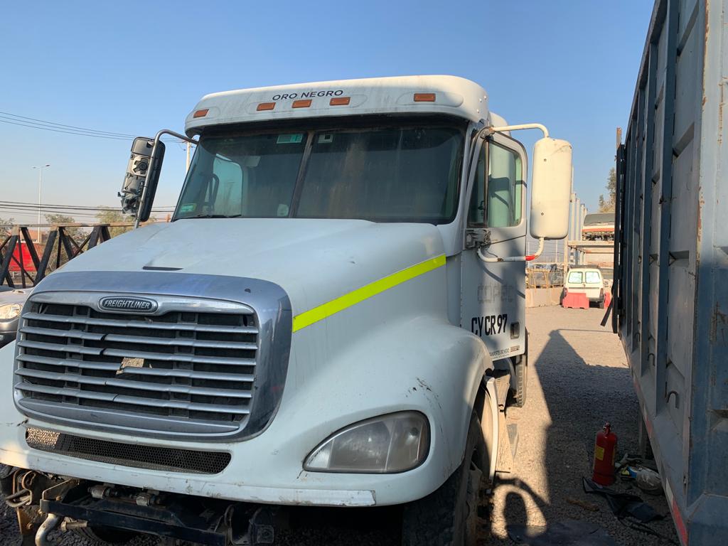 Desarmaduría San Pablo - EJE FREIGHTLINER CL120 USADO, En desarme.