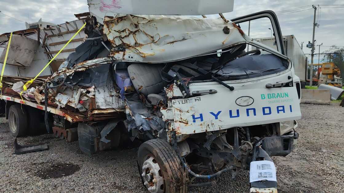 Desarmaduría San Pablo - EJE LEVAS HYUNDAI HD120 USADO, En desarme.