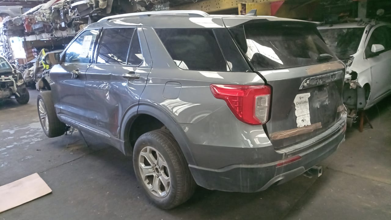 Desarmaduría San Pablo - CABINA FORD EXPLORER USADA, En desarme.