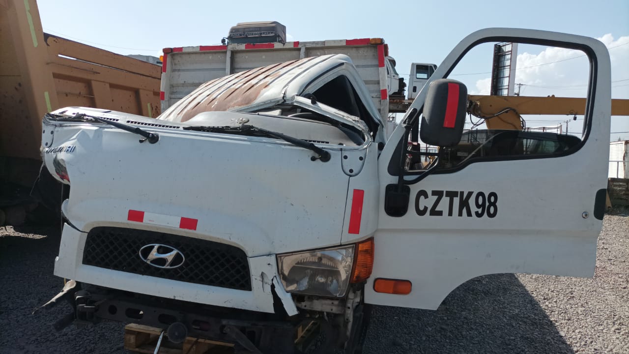 Desarmaduría San Pablo - CAJA DE CAMBIOS HYUNDAI HD65 USADA, En desarme.