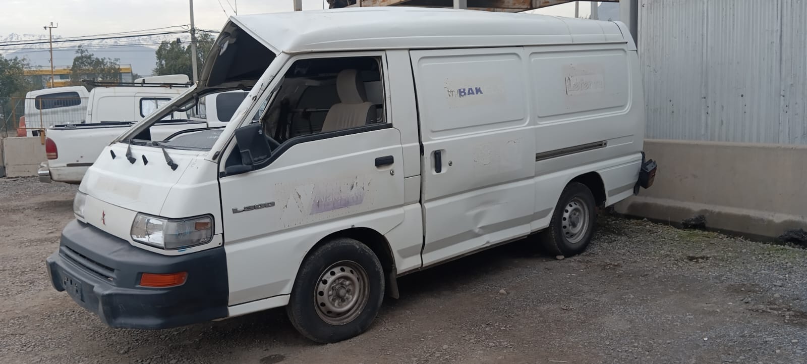 Desarmaduría San Pablo - MAZA MITSUBISHI L300 USADO, En desarme.