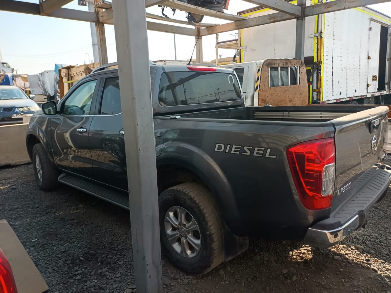 Desarmaduría San Pablo - NISSAN NP300 , En desarme.