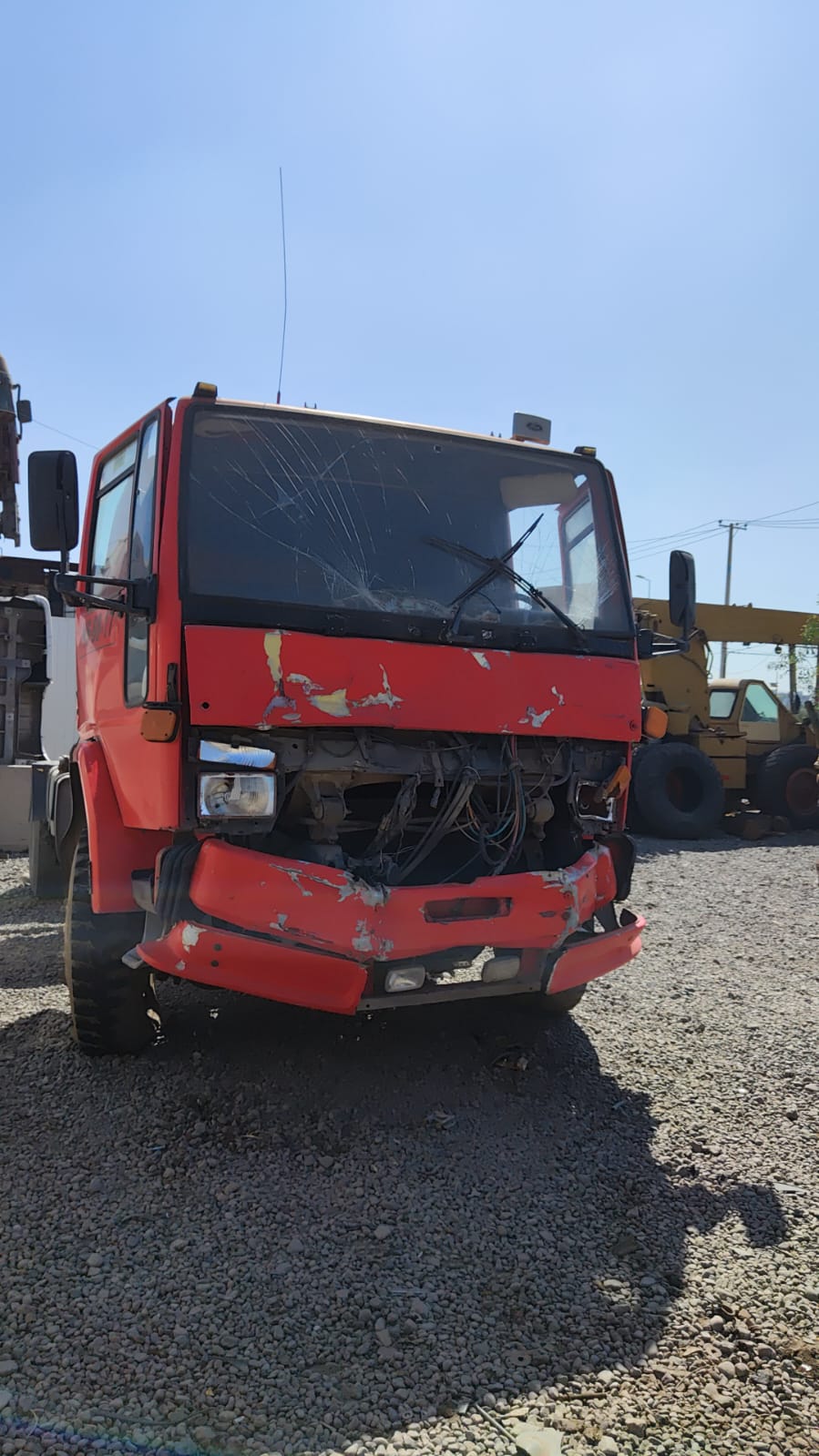 Desarmaduría San Pablo - CARROCERíA PLANA FORD CARGO USADA, En desarme.
