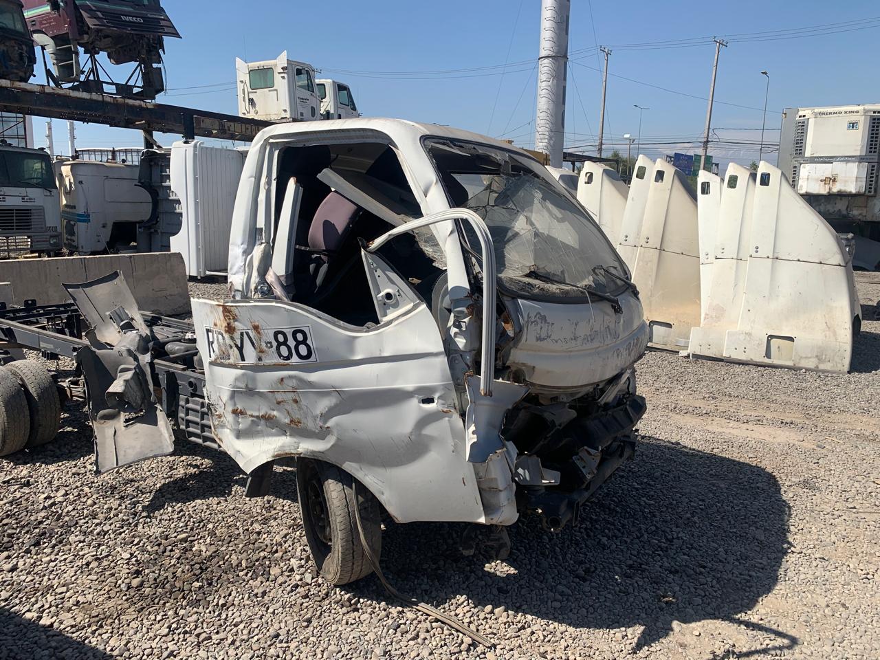 Desarmaduría San Pablo - CARROCERíA PLANA JAC HB USADA, En desarme.