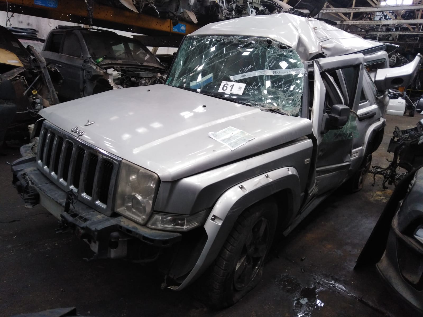 Desarmaduría San Pablo - FOCO JEEP COMMANDER USADO, En desarme.